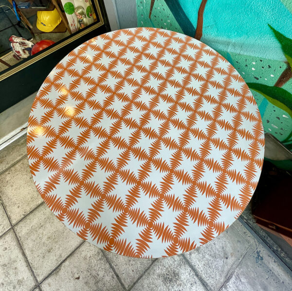 ORANGE FORMICA/ROTUNDA (SOLD) - Ntemonte